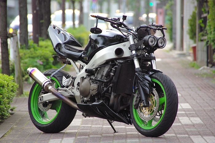 ZX-9Rをジャーマン・ストリートファイター化